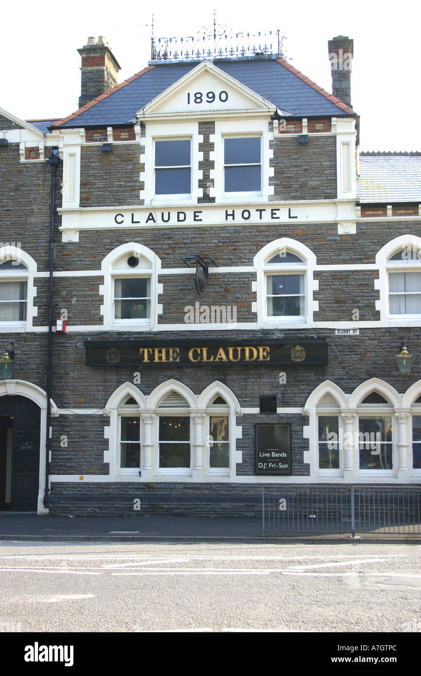 The Claude Hotel, Albany Rd, one Cardiff's traditional pubs still with ...