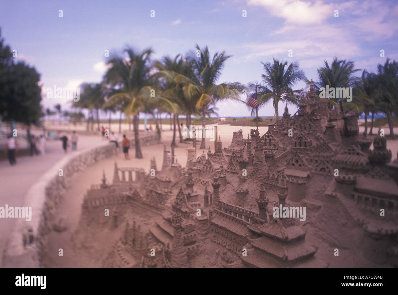 Sand castle miami beach usa hi-res stock photography and images - Alamy