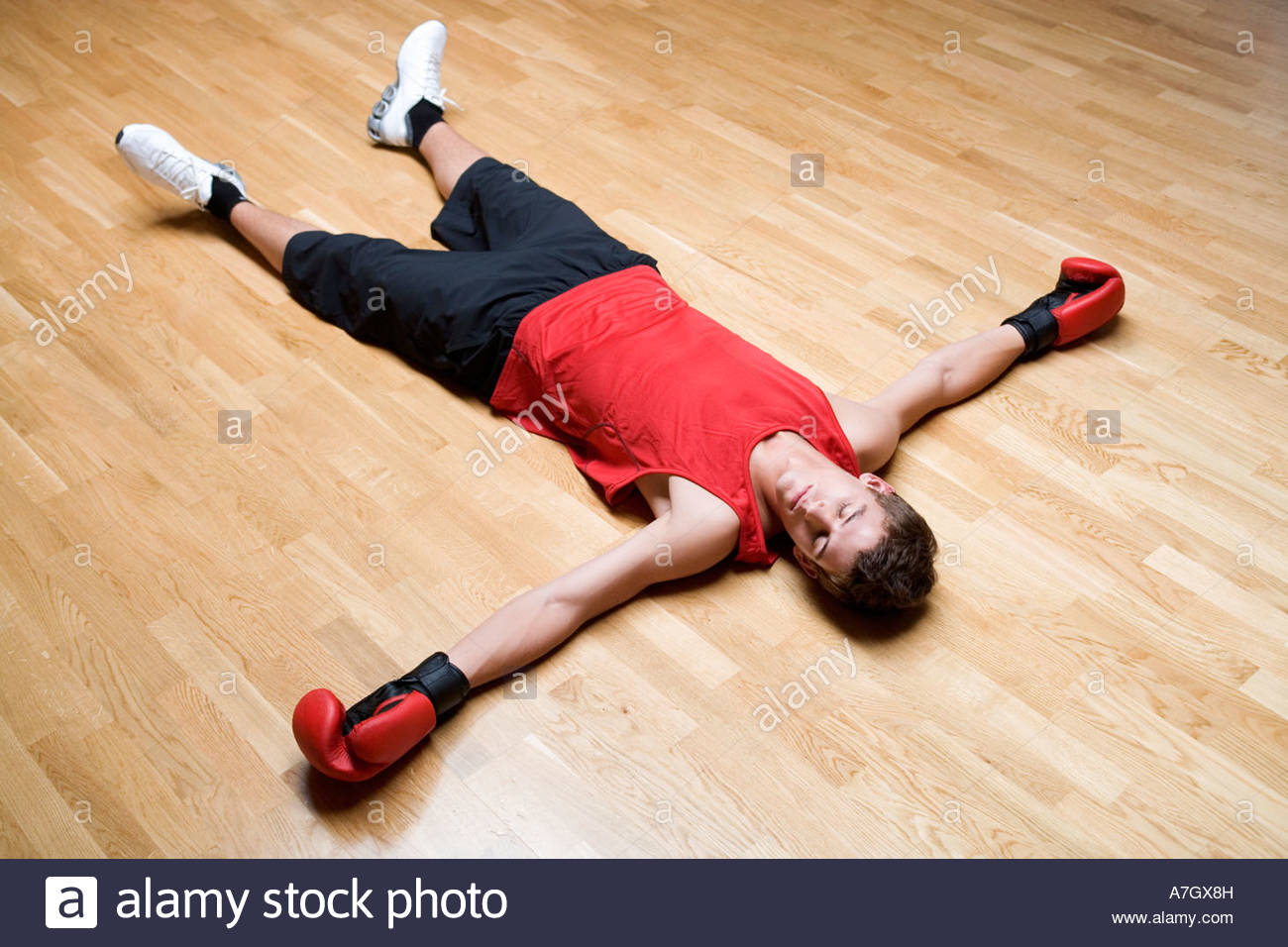Knocked Out Boxer Stock Photos & Knocked Out Boxer Stock Images - Alamy
