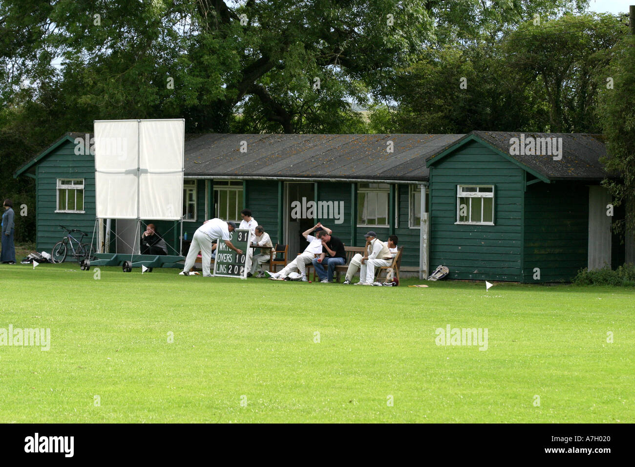 Cricket audience hi-res stock photography and images - Alamy