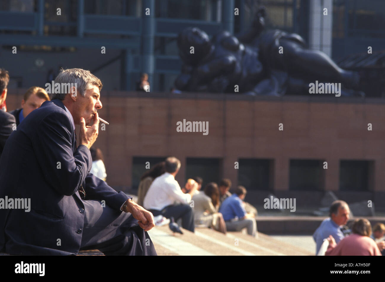 Smoking london hi-res stock photography and images - Alamy