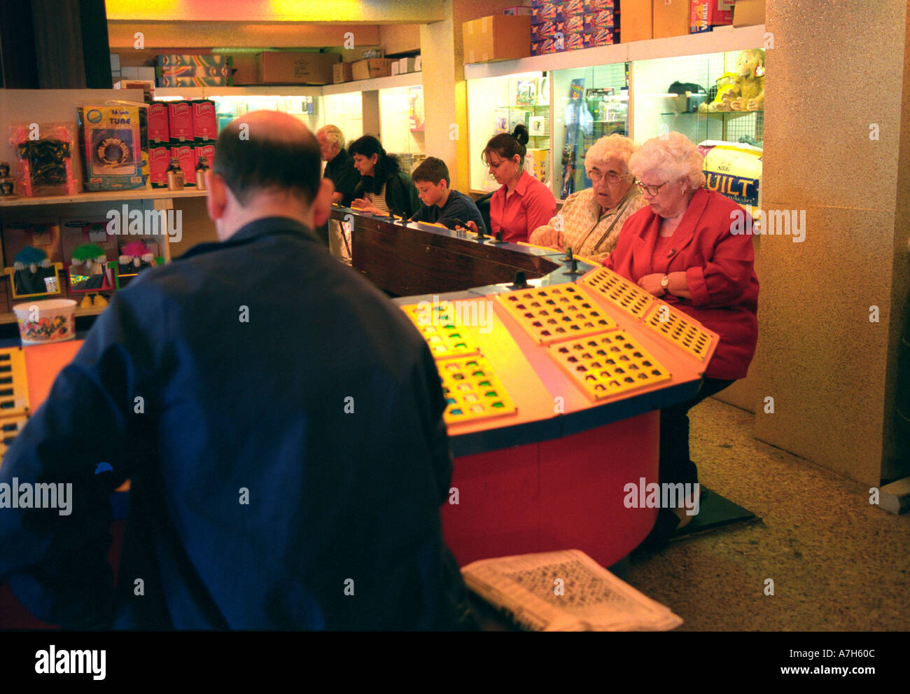 Arcade gaming centre hi-res stock photography and images - Alamy