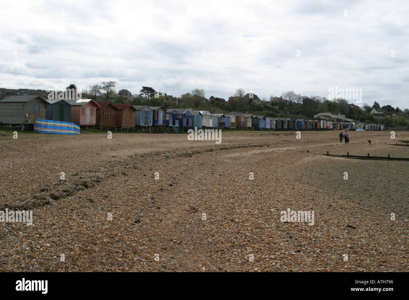 Wood beach huts kent hi-res stock photography and images - Alamy