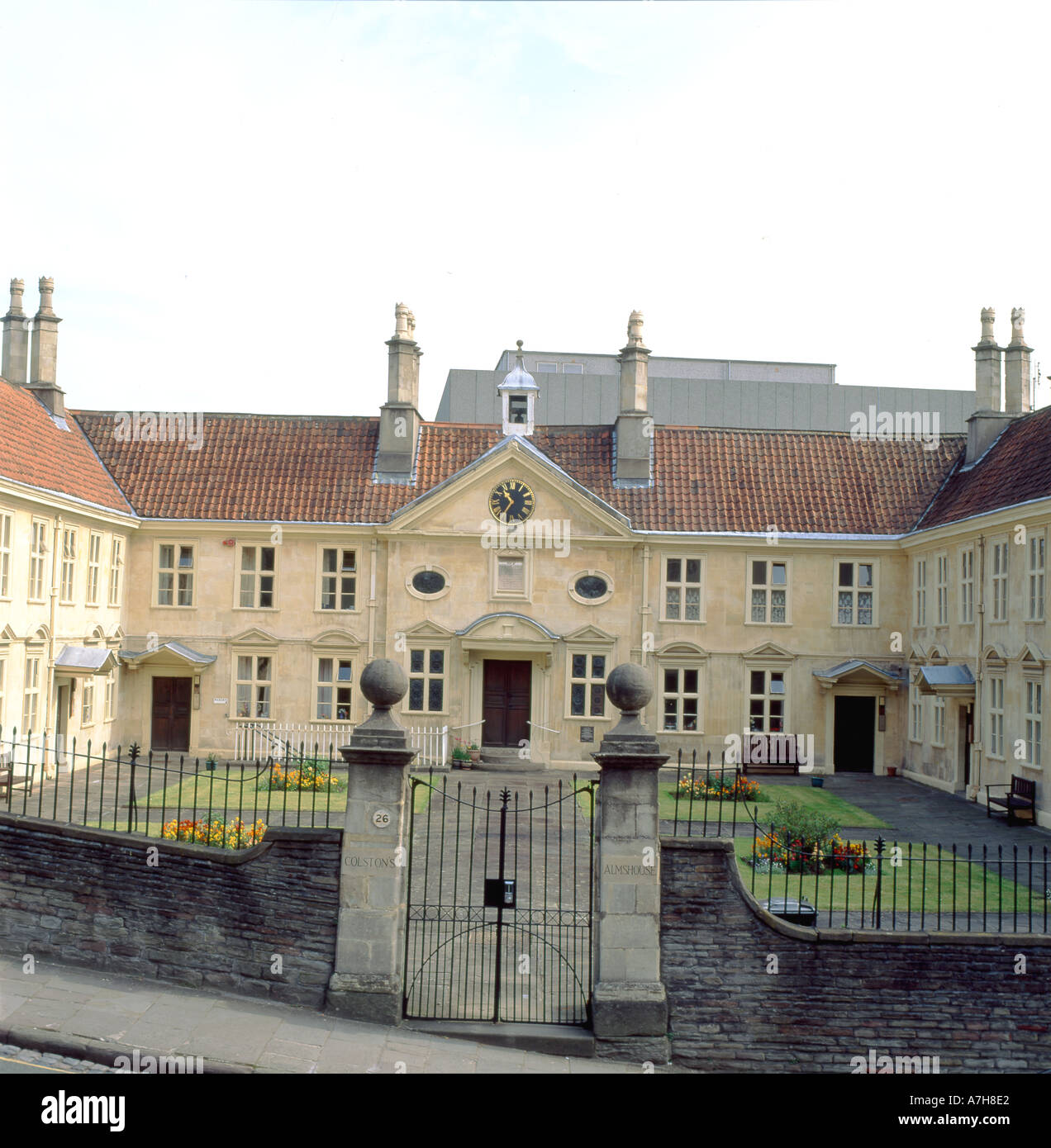Almshouse bristol hi-res stock photography and images - Alamy