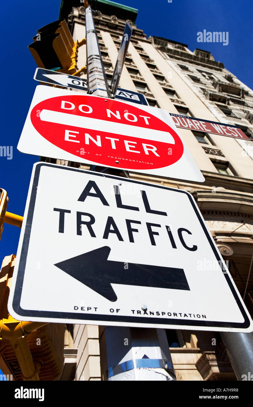 ALL TRAFFIC, DO NOT ENTER SIGN Stock Photo - Alamy