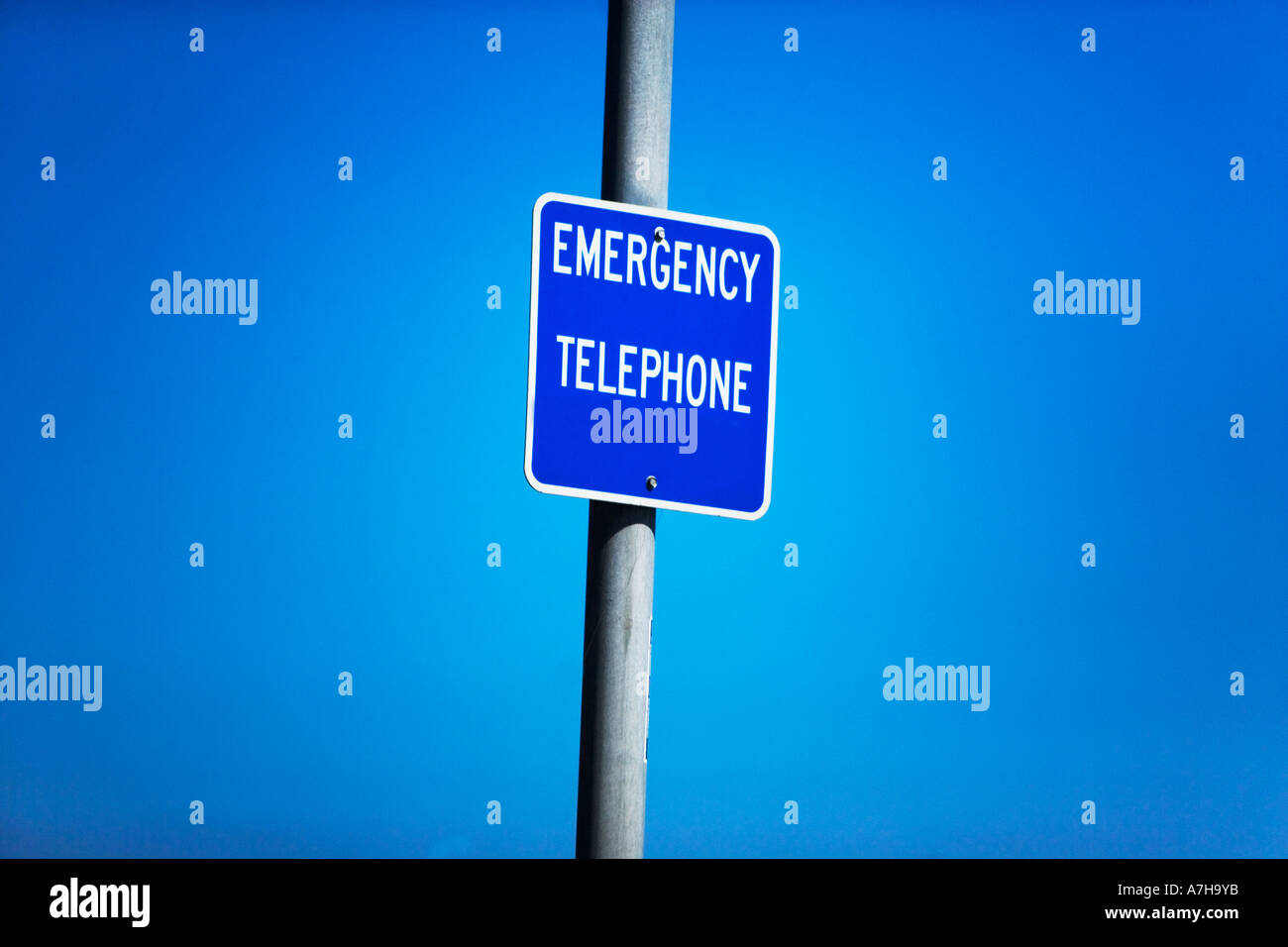 Call 911 sign hi-res stock photography and images - Alamy