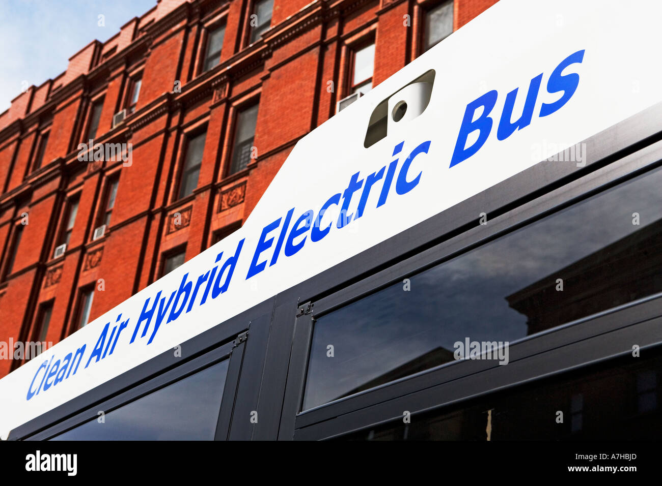 New york hybrid bus hi-res stock photography and images - Alamy