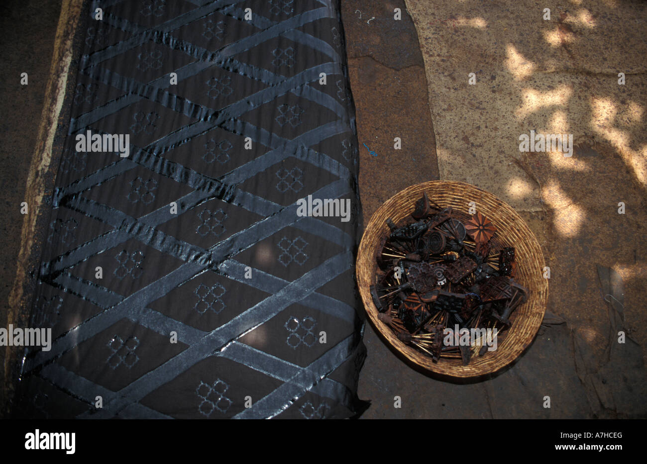 Adinkra cloth hi-res stock photography and images - Alamy