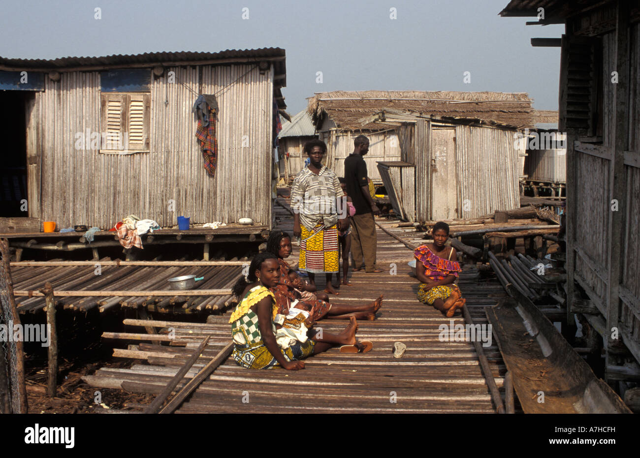 Nzulezo stilt village on Lake Amansuri, Ghana Stock Photo - Alamy