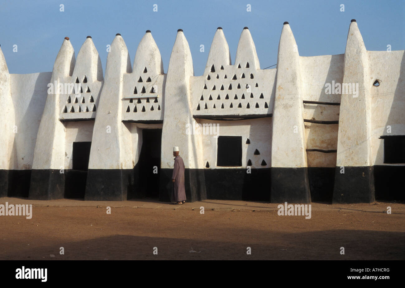 Wa Na's palace built in the style of the ancient mud and stick mosques ...