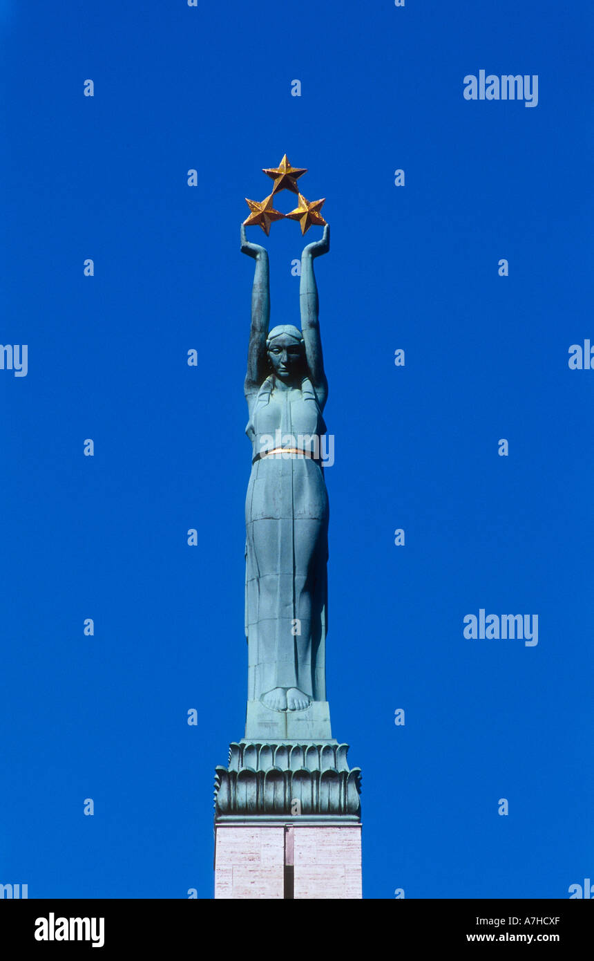 Monument latvia sculptures statue hi-res stock photography and images ...