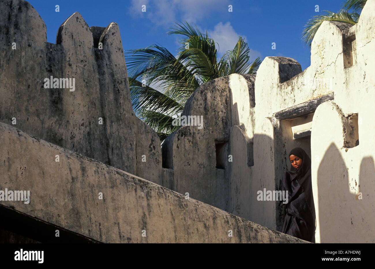 Swahili girl wearing a traditional buibui, Arab Fort, Lamu, Kenya Stock ...