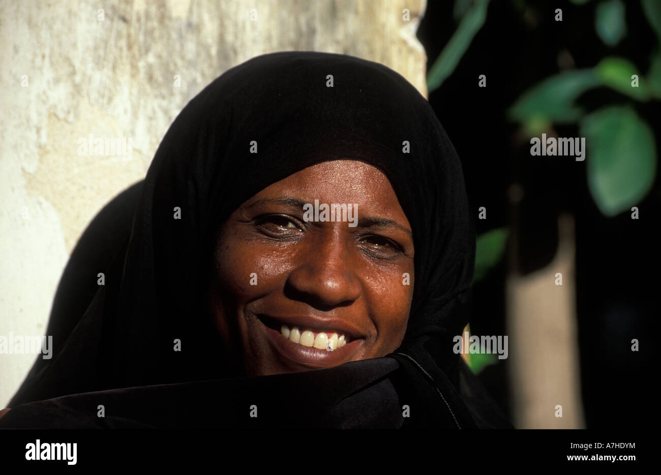Swahili woman a wearing traditional buibui, Lamu, Kenya Stock Photo - Alamy