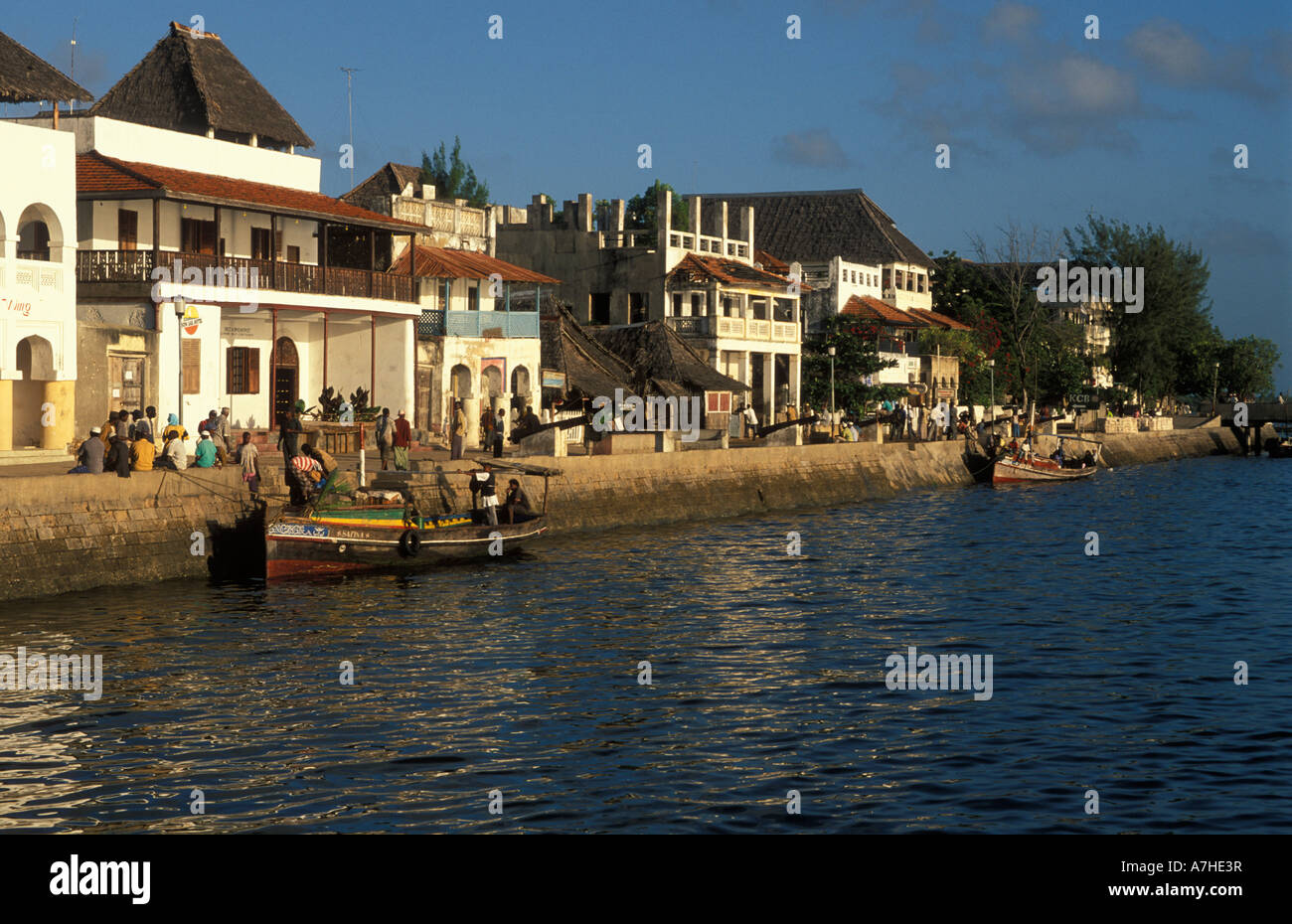 Arab dhow lamu hi-res stock photography and images - Alamy