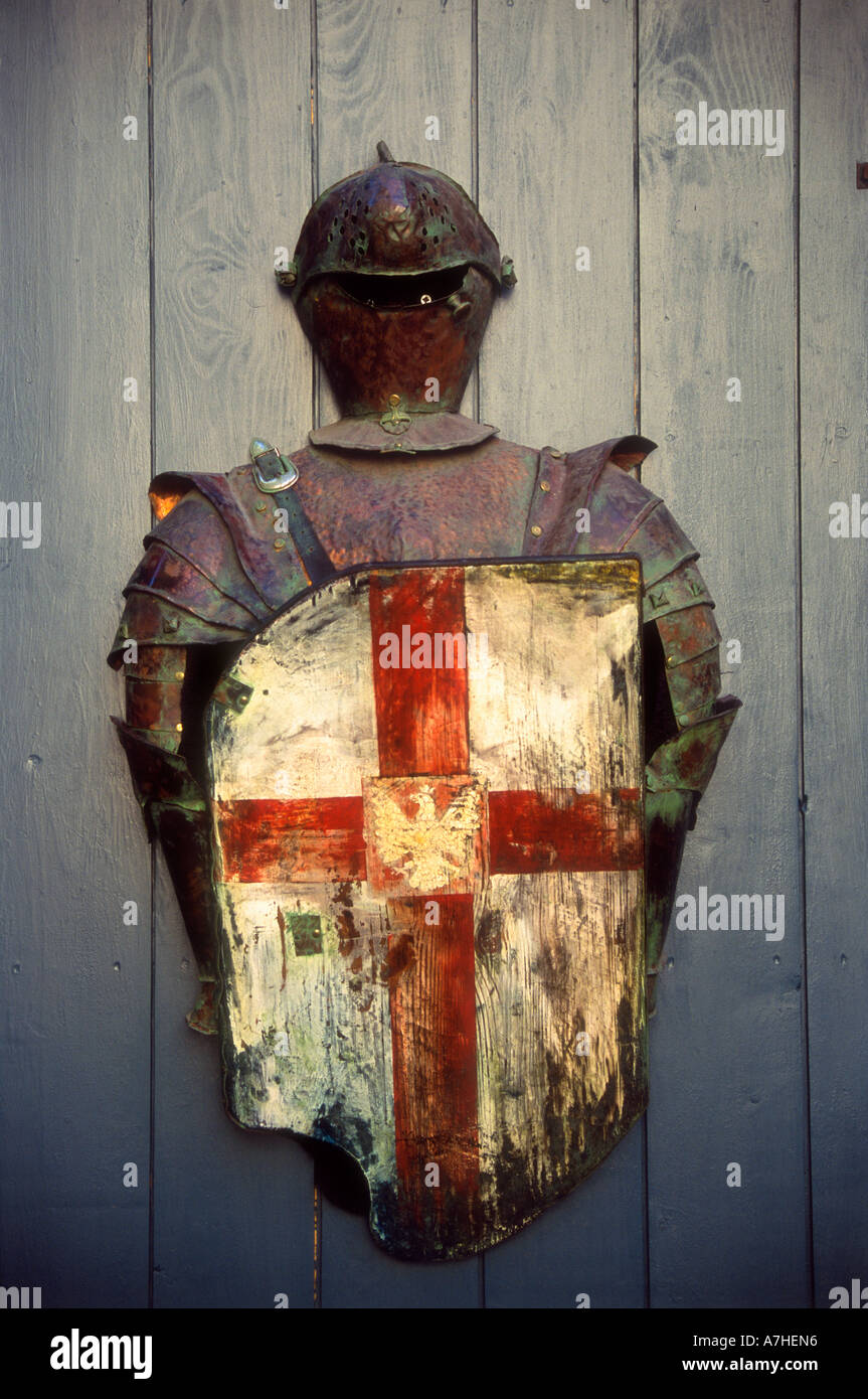 Medieval military uniforms hi-res stock photography and images - Alamy