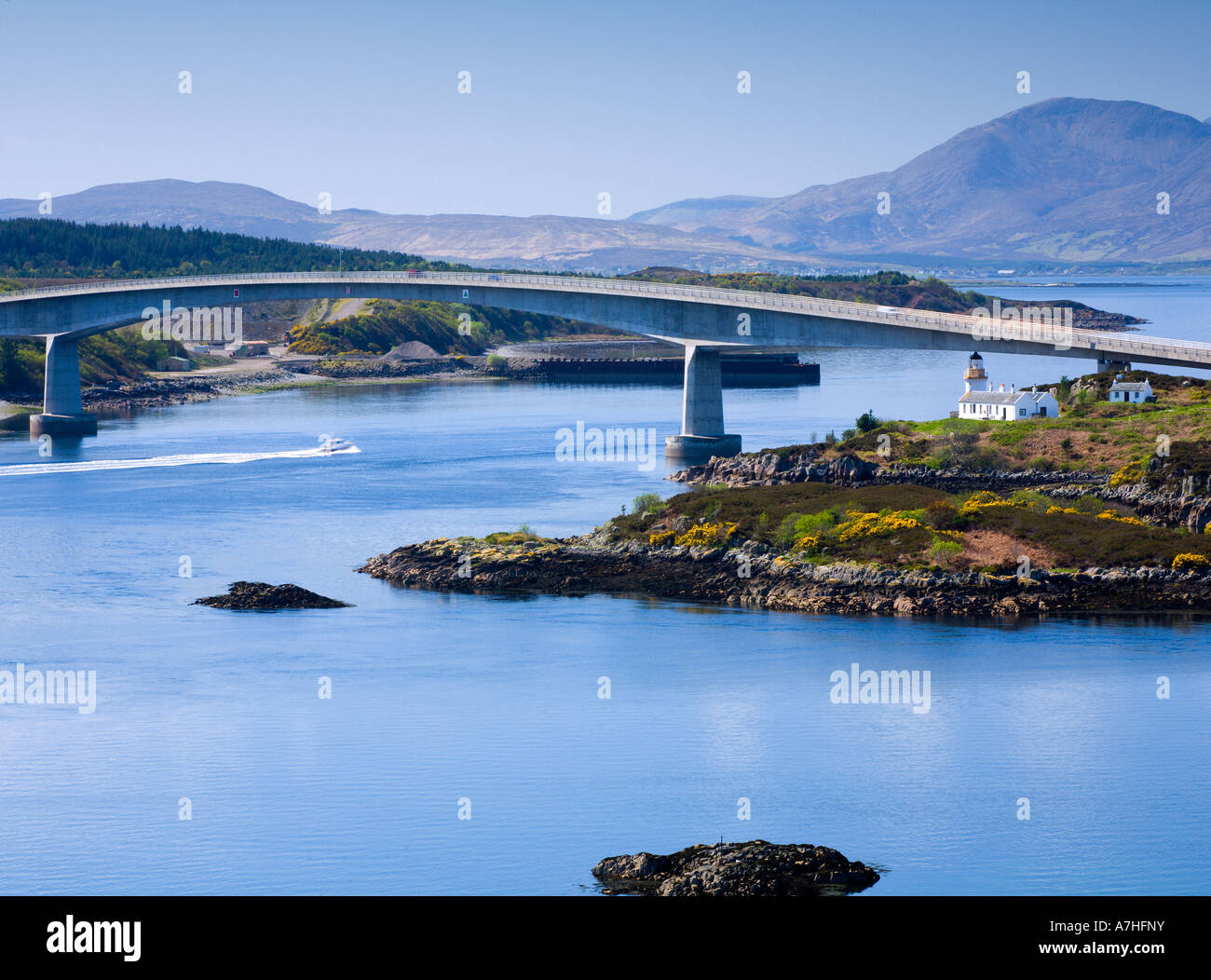 The Skye Bridge crosses from Kyle of Lochalsh to Kyleakin on the Isle ...