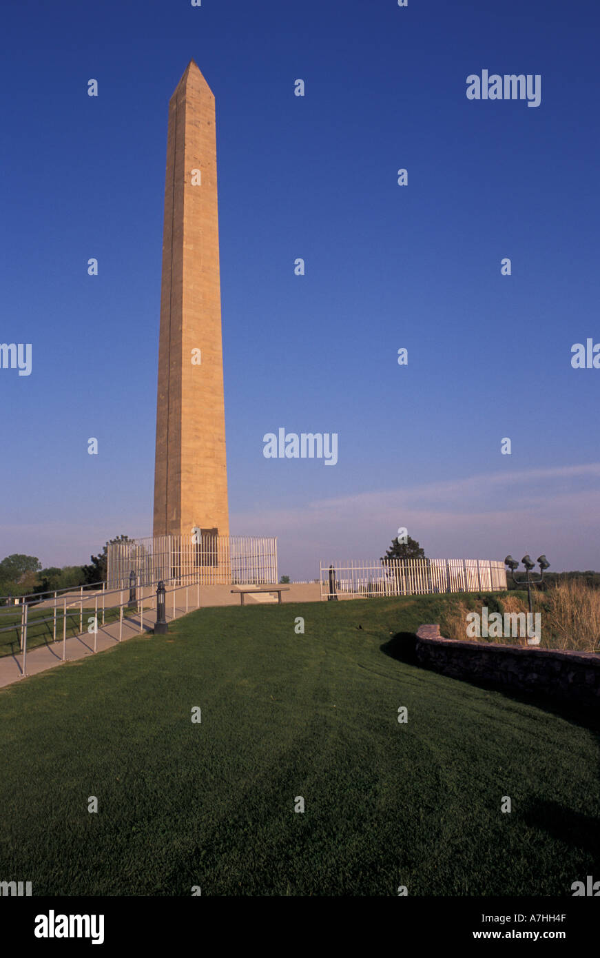 USA, Iowa, Sioux City, Sergeant Floyd Monument, obelisk marks grave of ...
