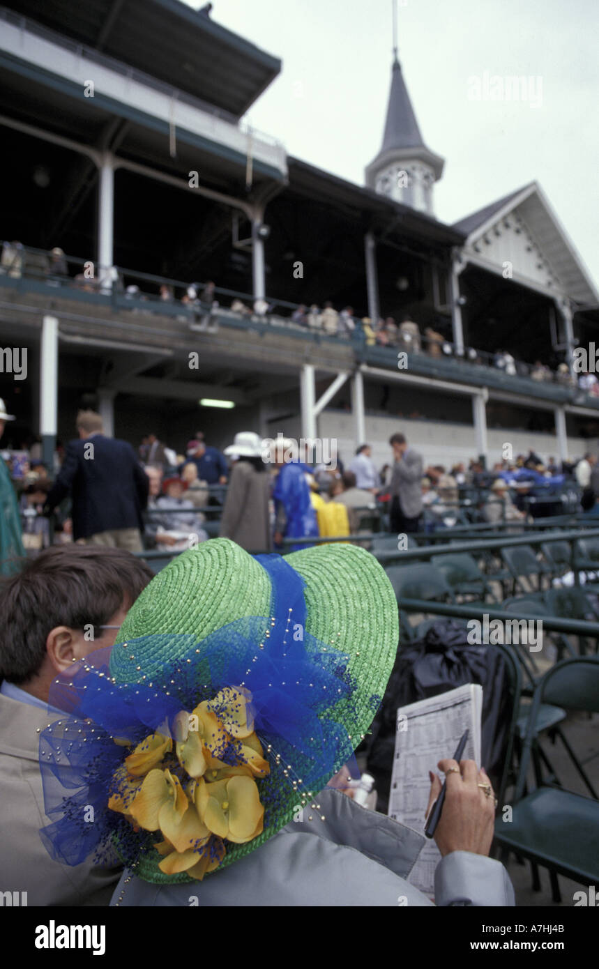 Kentucky derby crowd hi-res stock photography and images - Alamy