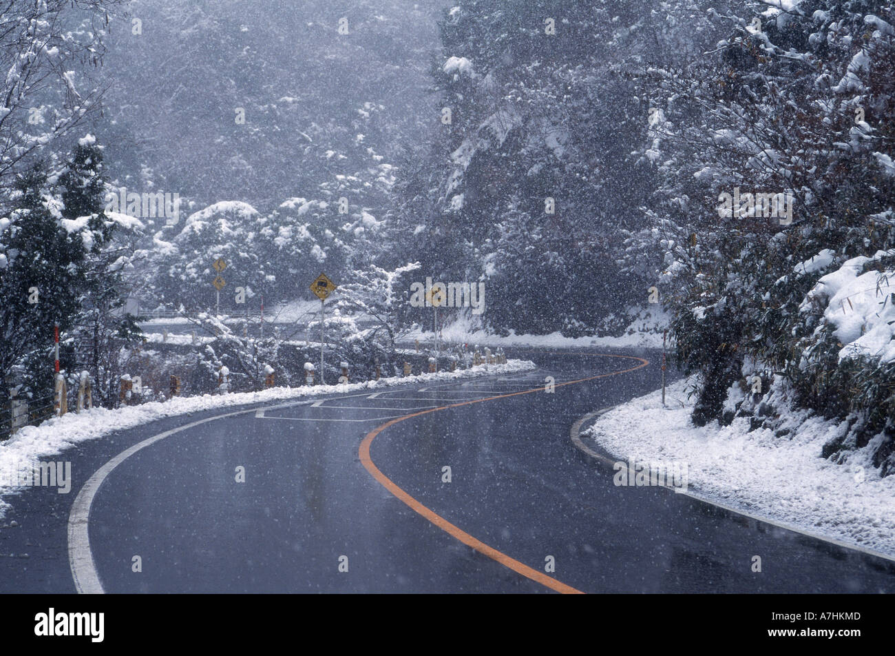 Japan road winding hi-res stock photography and images - Alamy
