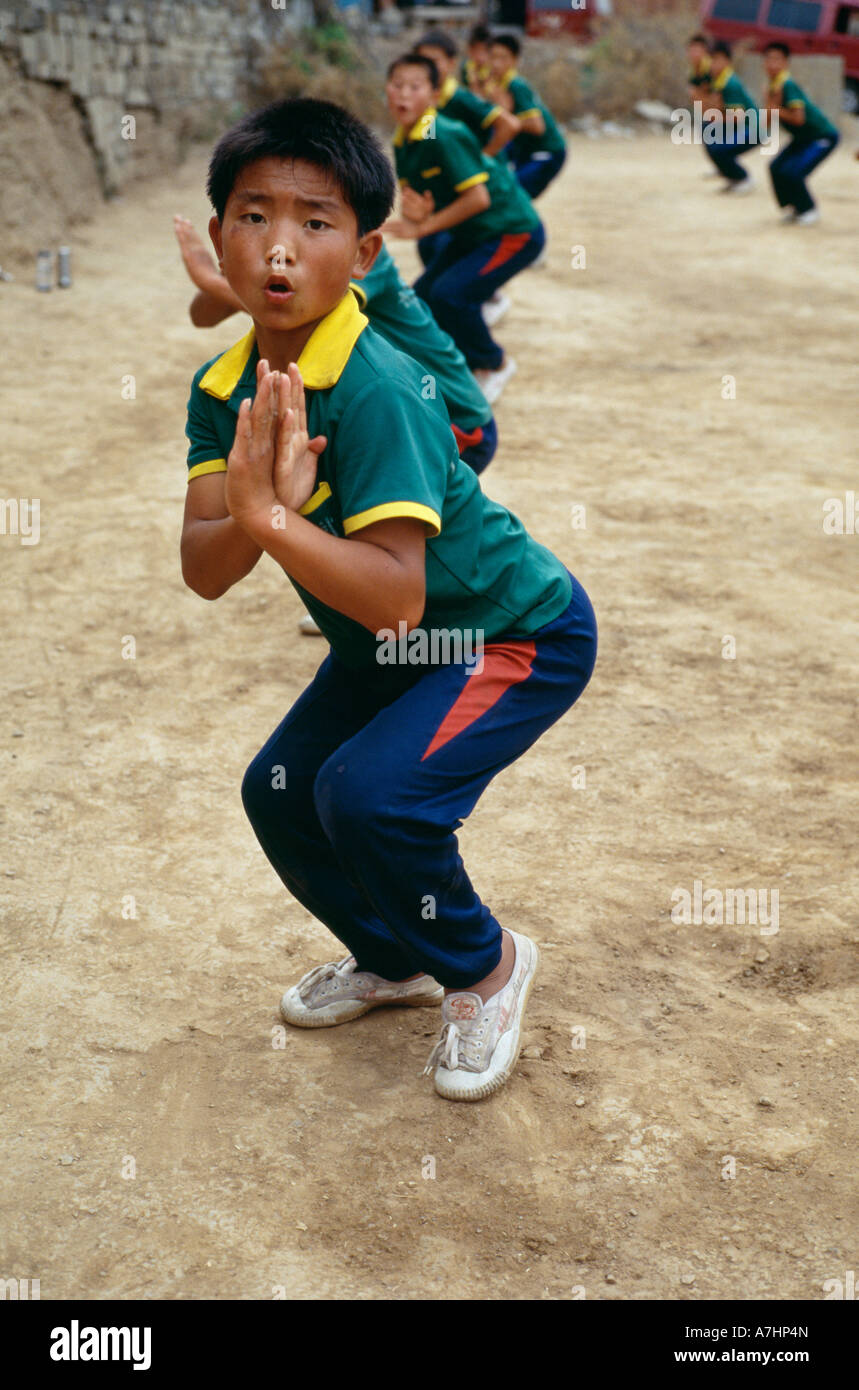 Group students in school uniform hi-res stock photography and images ...