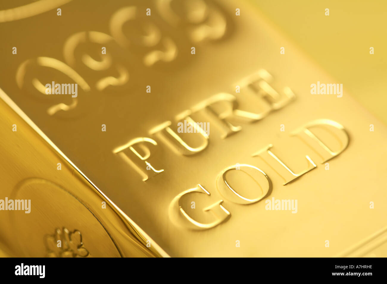 Gold metal hi-res stock photography and images - Alamy