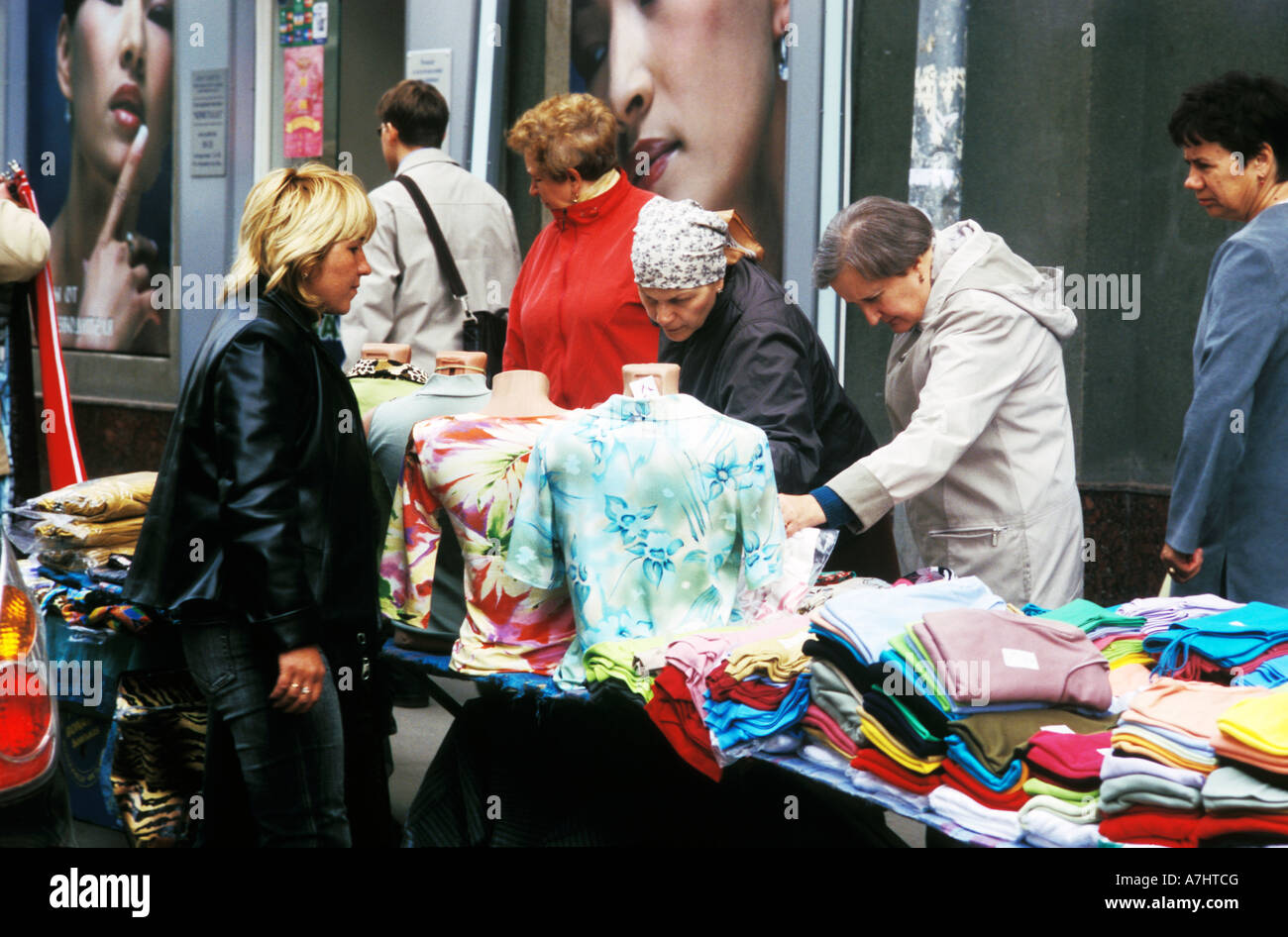 street market scene, moscow, russia Stock Photo - Alamy