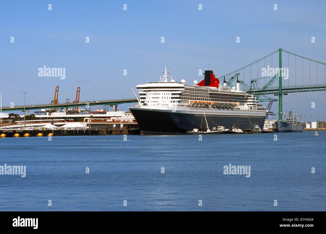 Queen mary oceanliner hi-res stock photography and images - Alamy