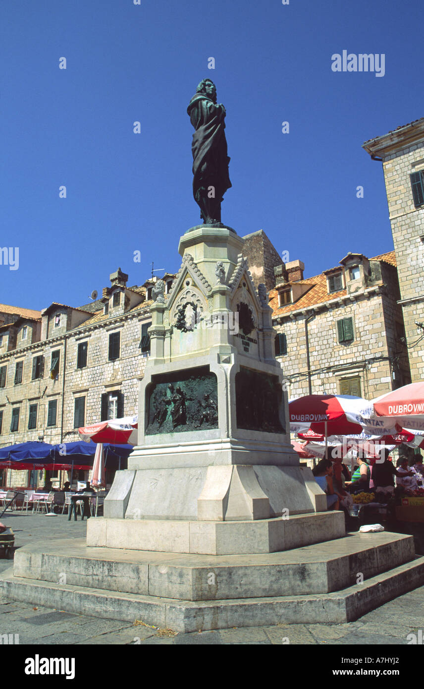 Market stalls in Gundulic Square Dubrovnik Croatia Stock Photo - Alamy