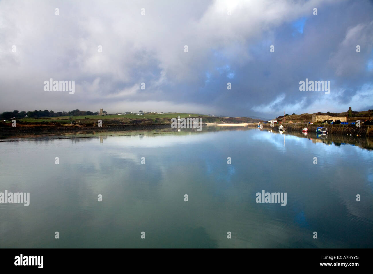 Hayle estuary at high tide hi-res stock photography and images - Alamy