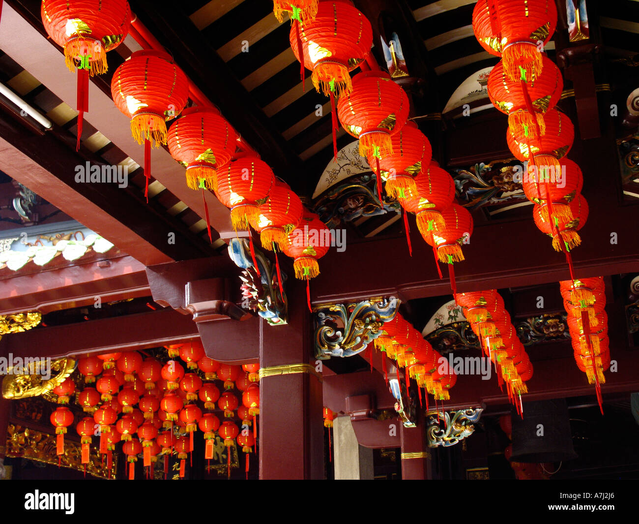 Red chinese laterns in a chinese temple Stock Photo - Alamy