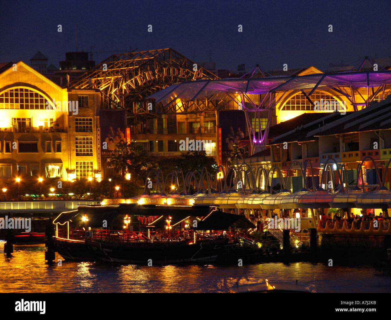 Nightlife at the Riverside Singapore Stock Photo - Alamy