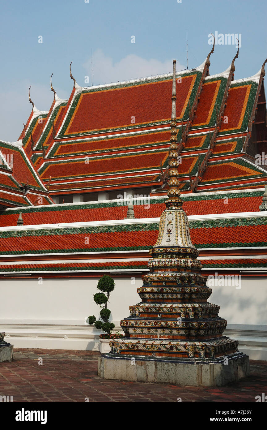 Aligned Chedis Wat Pho temple Bangkok Thailand Stock Photo - Alamy