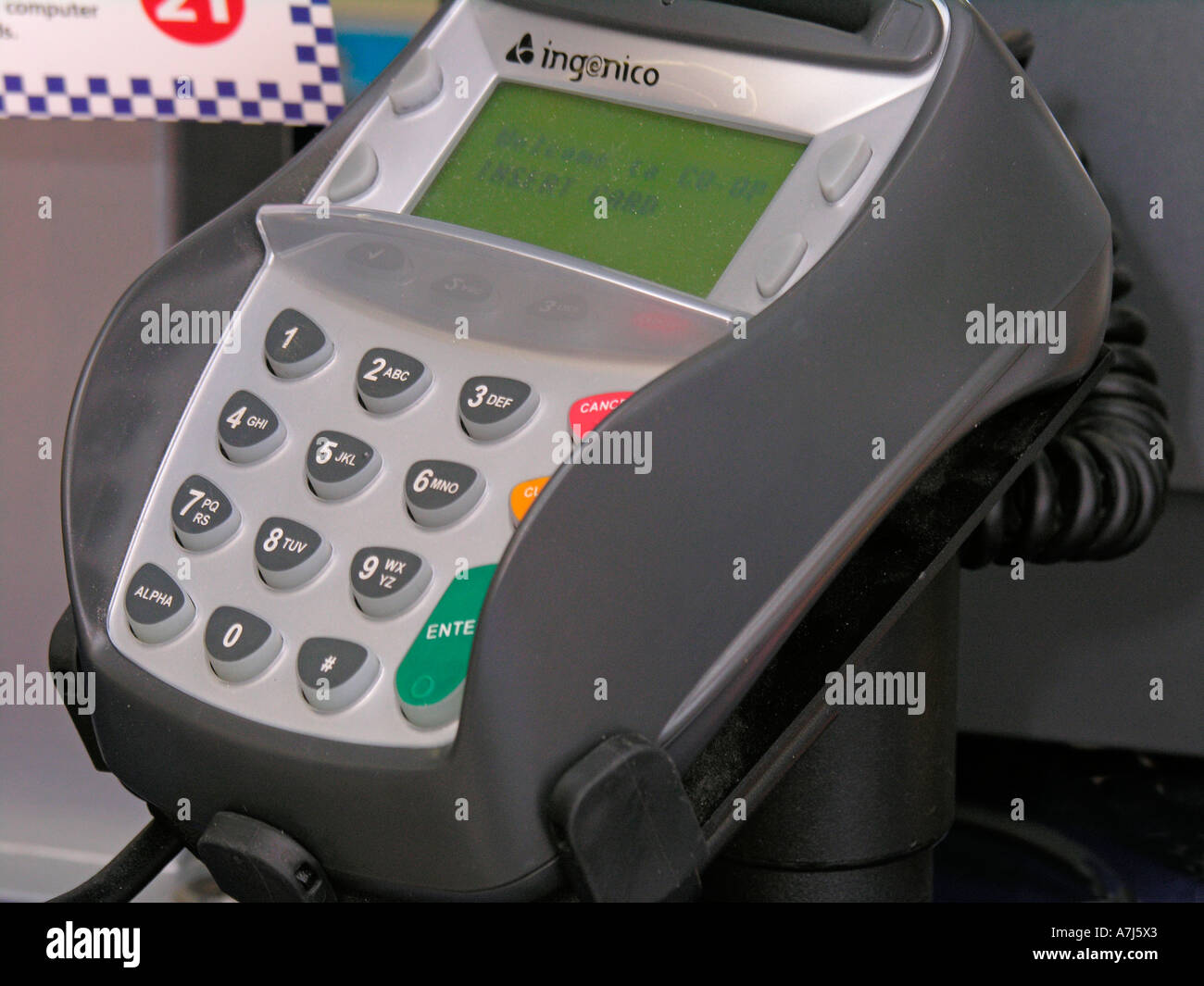 Chip and Pin machine at the checkout in a shop Stock Photo - Alamy