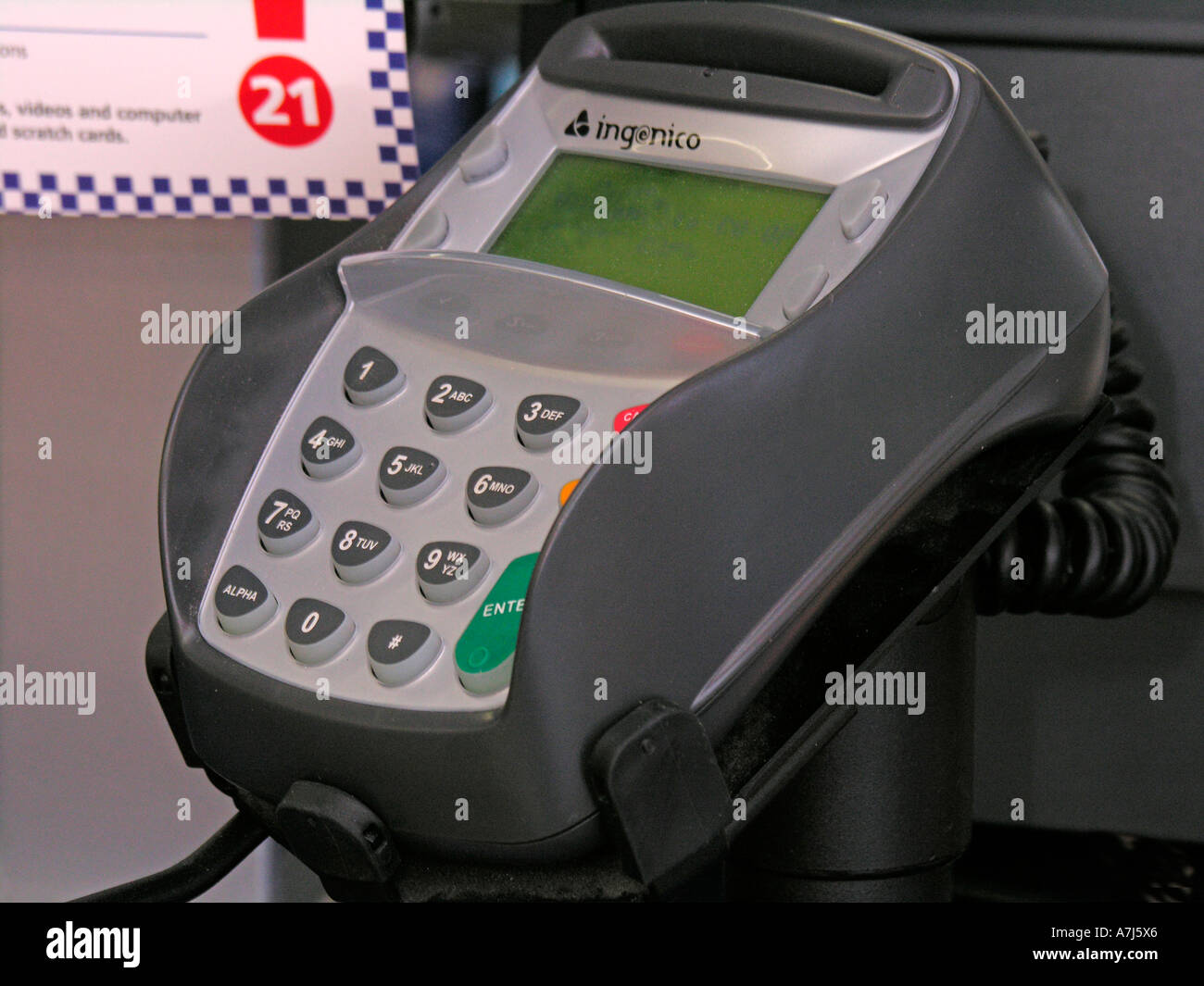 Card payment in uk shop hi-res stock photography and images - Alamy