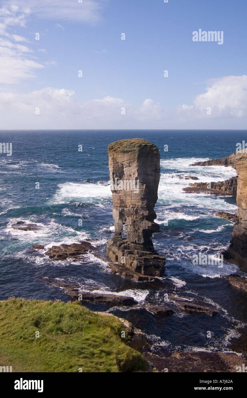 dh Yesnaby Castle YESNABY ORKNEY Sea stack white foaming waves breaking ...