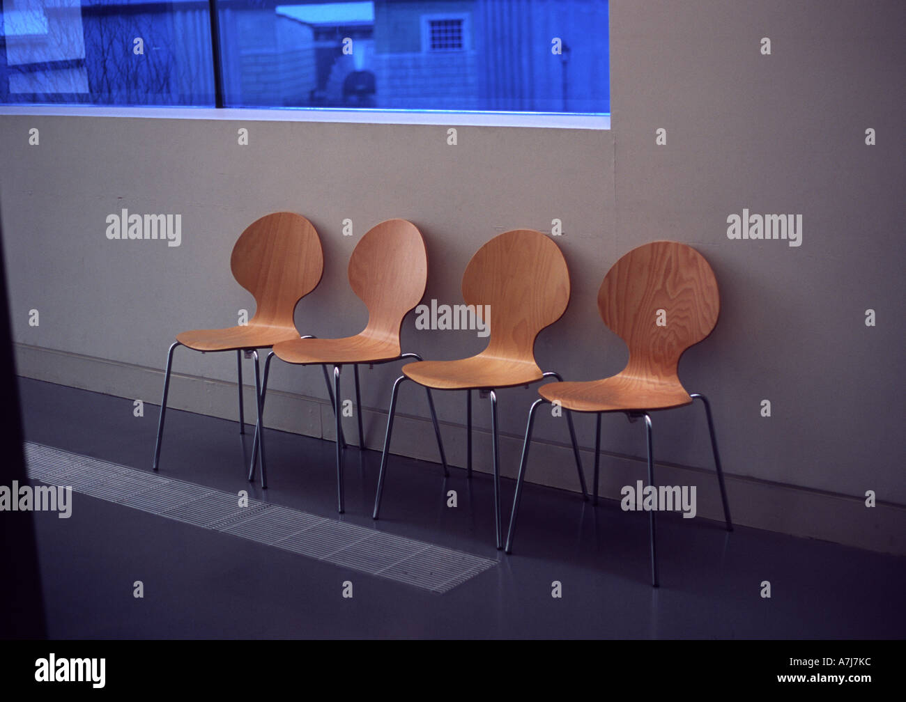 Moulded chairs hi-res stock photography and images - Alamy