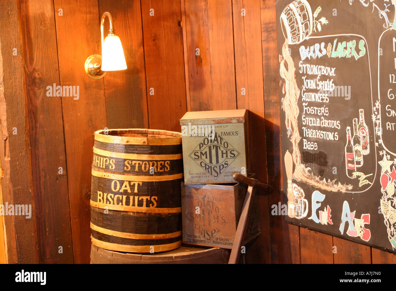 English pub interior Stock Photo - Alamy