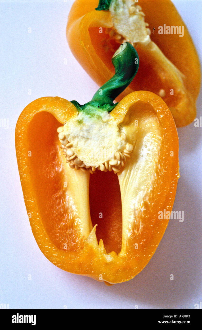 CROSS SECTION YELLOW PEPPER Stock Photo - Alamy