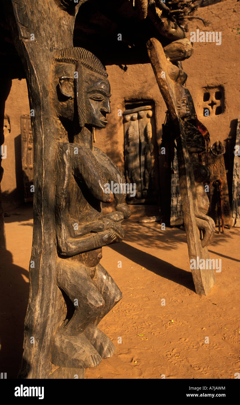 Mali carving hi-res stock photography and images - Alamy