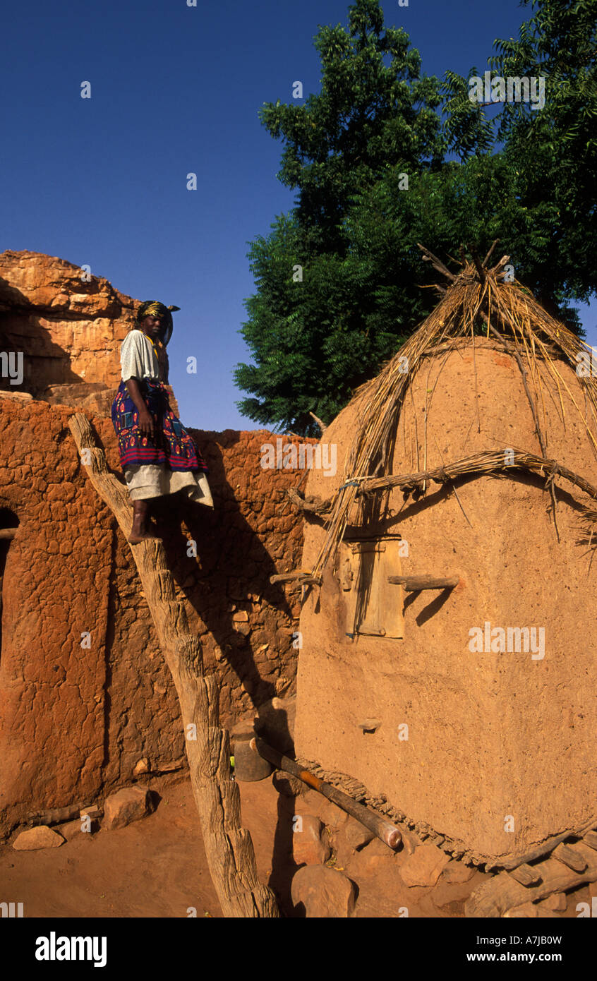 Mali dogon women tribe hi-res stock photography and images - Alamy
