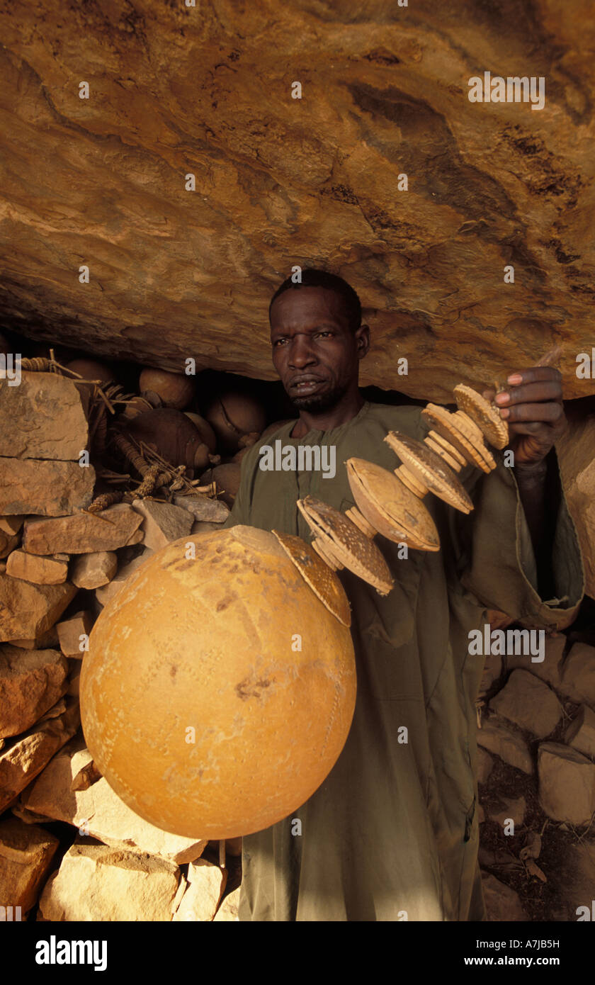 Mali africa instrument hi-res stock photography and images - Alamy