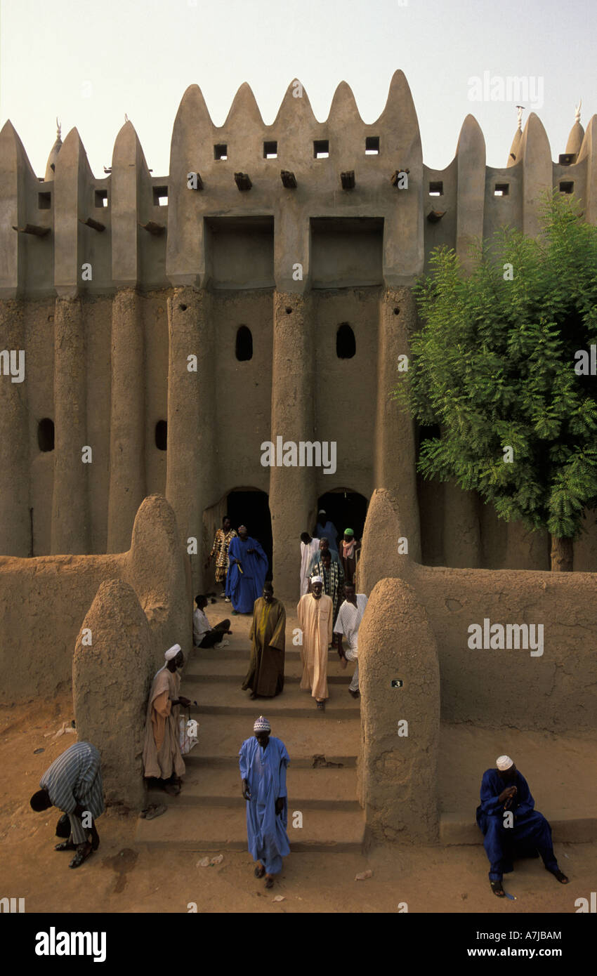 Mopti mosque hi-res stock photography and images - Alamy