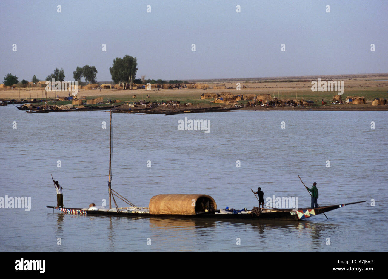 Pinasse boat river mali hi-res stock photography and images - Alamy