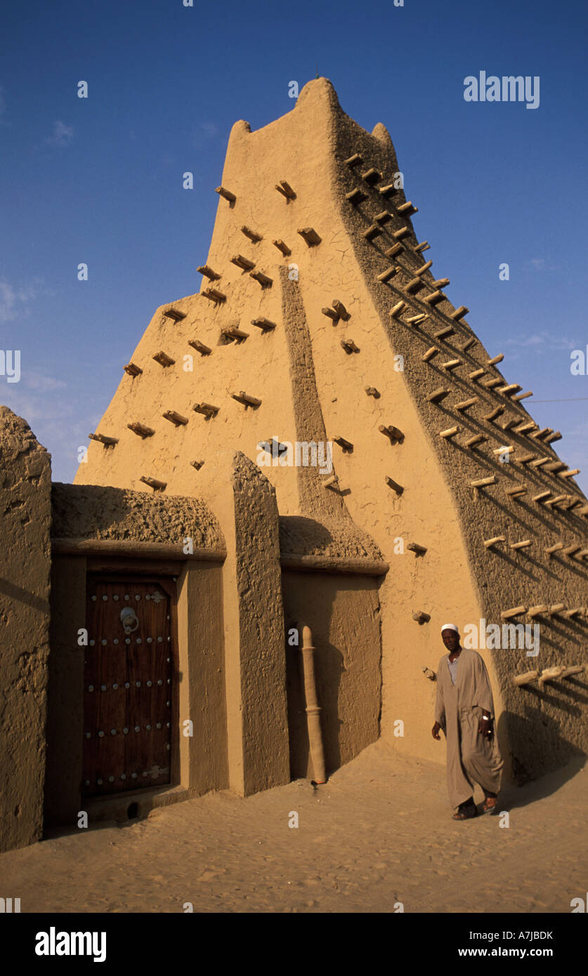 Sankoré mosque was built in the 15th century and was the base for the ...