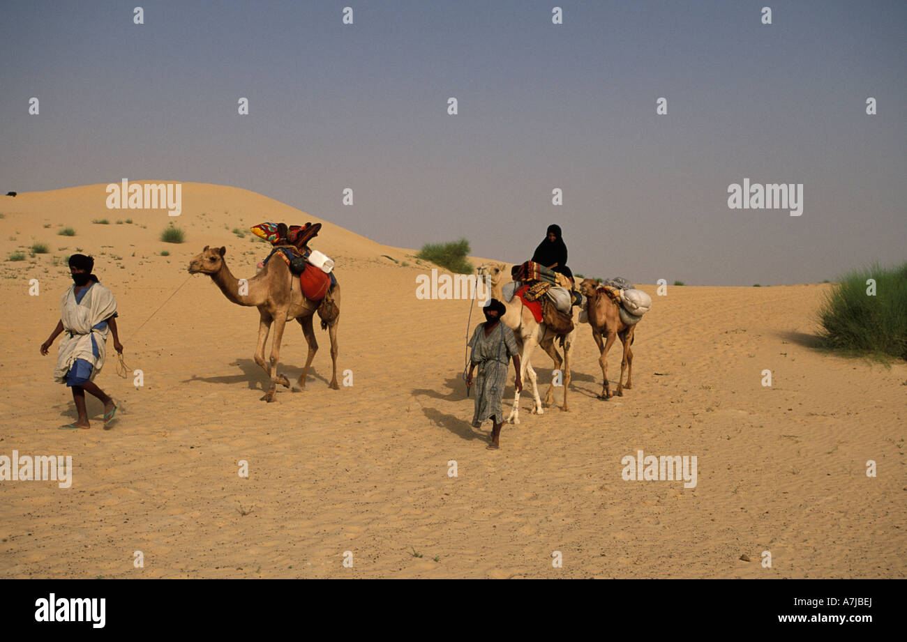 Mali desert caravan hi-res stock photography and images - Alamy