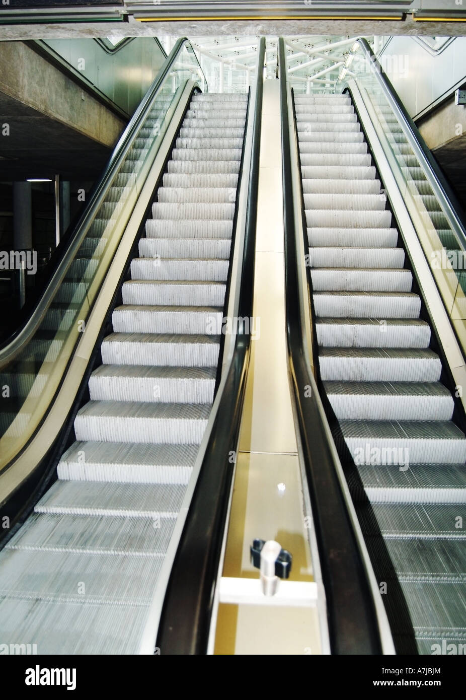 Escalator Pit Surround