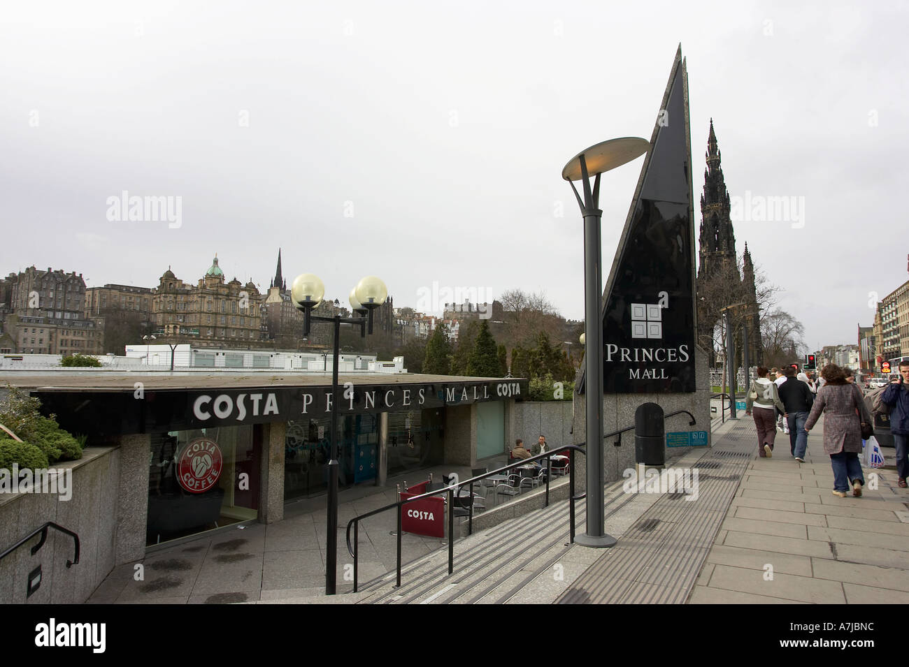 Princes mall edinburgh hi-res stock photography and images - Alamy