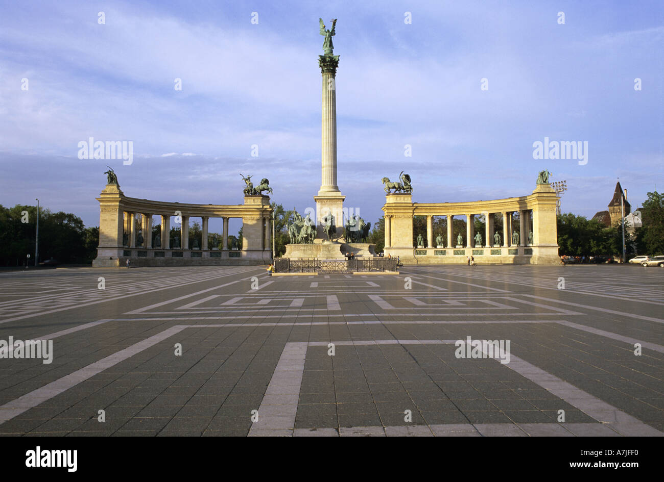 Freedom square budapest hi-res stock photography and images - Alamy