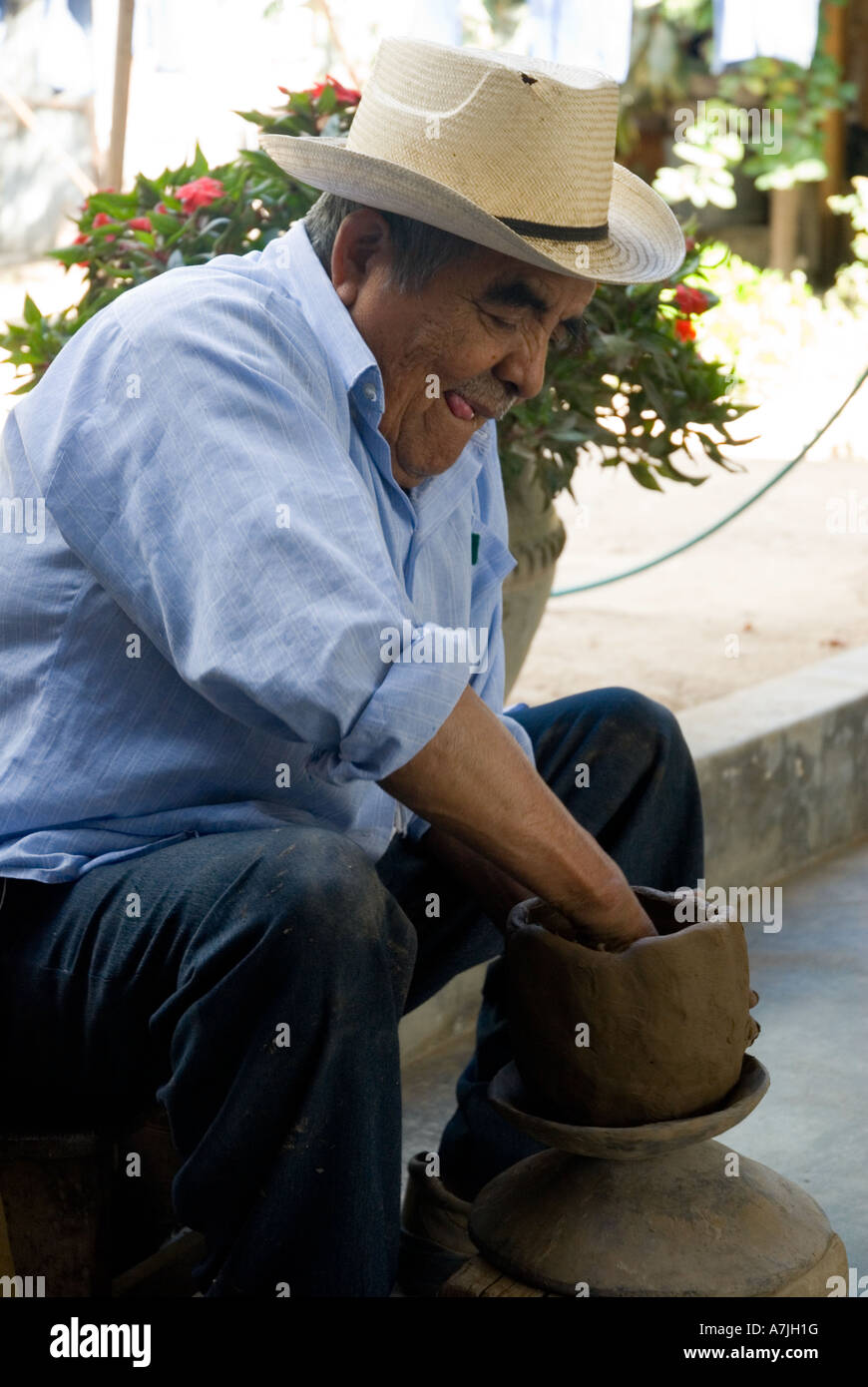 Old man build the Black Pottery of San Bartolo Coyotepec Oaxaca ...