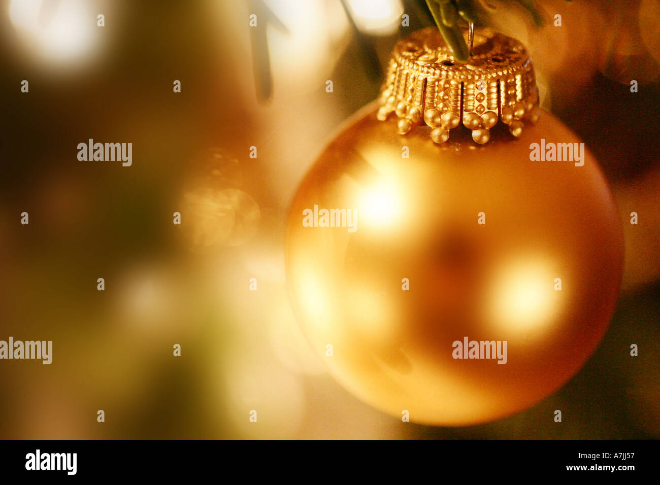 Yellow christmas bauble ribbon hi-res stock photography and images - Alamy